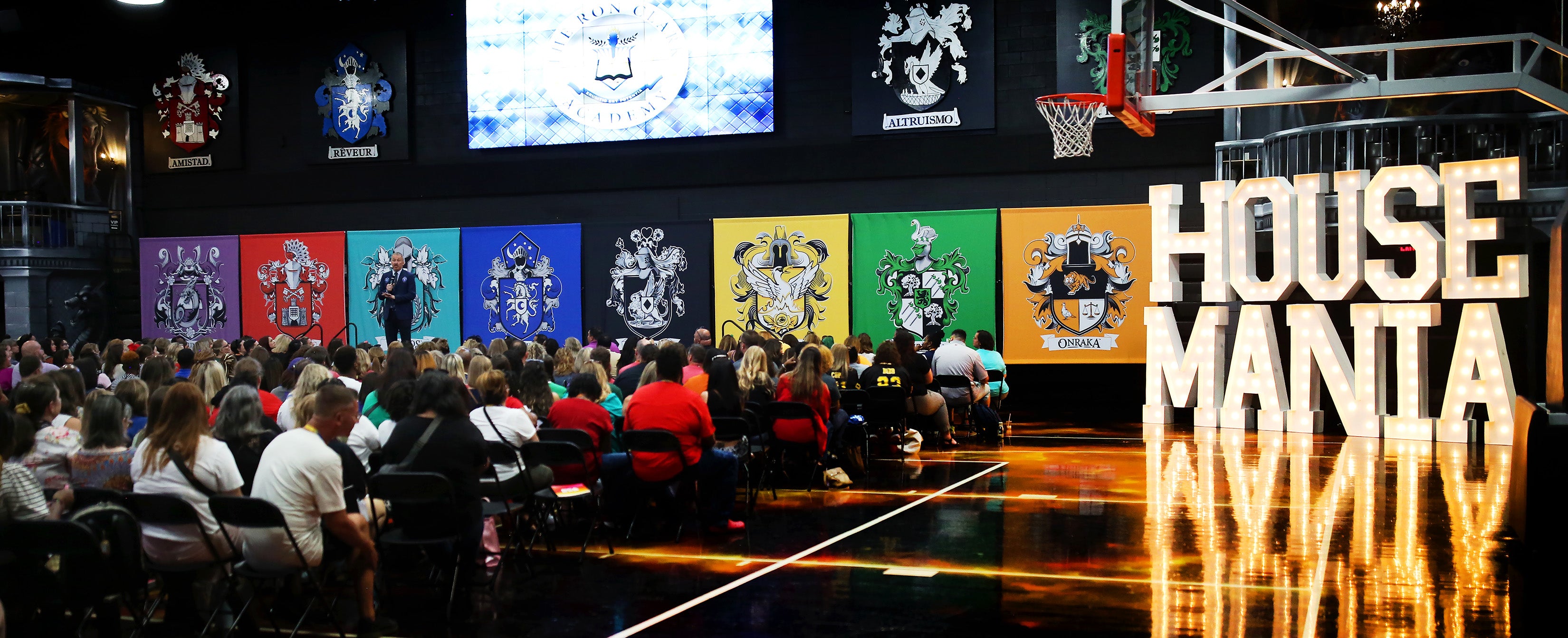 Altruismo House Backdrop – The Ron Clark Academy